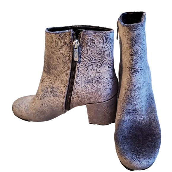 Indigo | Shoes | Indigo Rd Crusona Fashion Velvet Ankle Boots Side Zip ...